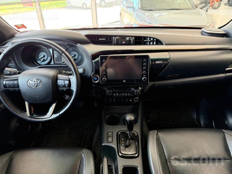 Orange Toyota Hilux 2023 in Riga, with an engine capacity of 2.80 L and mileage of 81 thousand km for 40900 €, photo 20 on AUTOMOTO.COM.LV