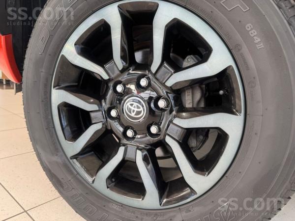 Oranžs Toyota Hilux 2023 Jēkabpils, ar dzinēja tilpumu 2.80 L un nobraukumu 81 tūkst. km par 40900 €, foto 5 vietnē AUTOMOTO.COM.LV