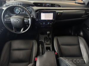 Orange Toyota Hilux 2023 in Jekabpils, with an engine capacity of 2.80 L and mileage of 81 thousand km for 40900 €, photo 11 on AUTOMOTO.COM.LV