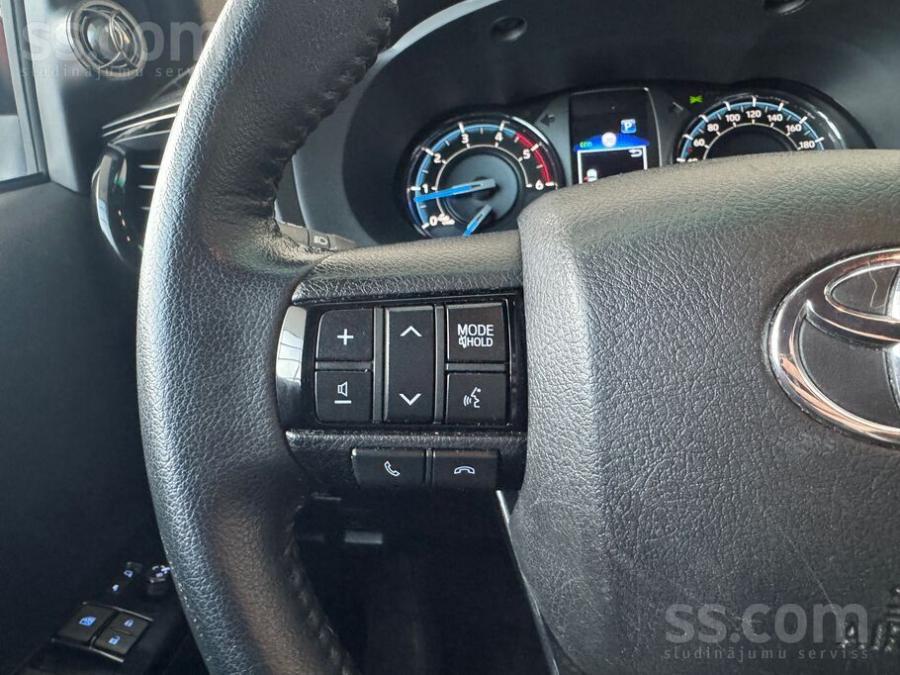 Orange Toyota Hilux 2023 in Jekabpils, with an engine capacity of 2.80 L and mileage of 81 thousand km for 40900 €, photo 13 on AUTOMOTO.COM.LV