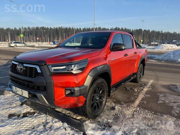 Oranžs Toyota Hilux 2025 Rīga, ar dzinēja tilpumu 2.80 L un nobraukumu 8 tūkst. km par 52500 €, foto 1 vietnē AUTOMOTO.COM.LV
