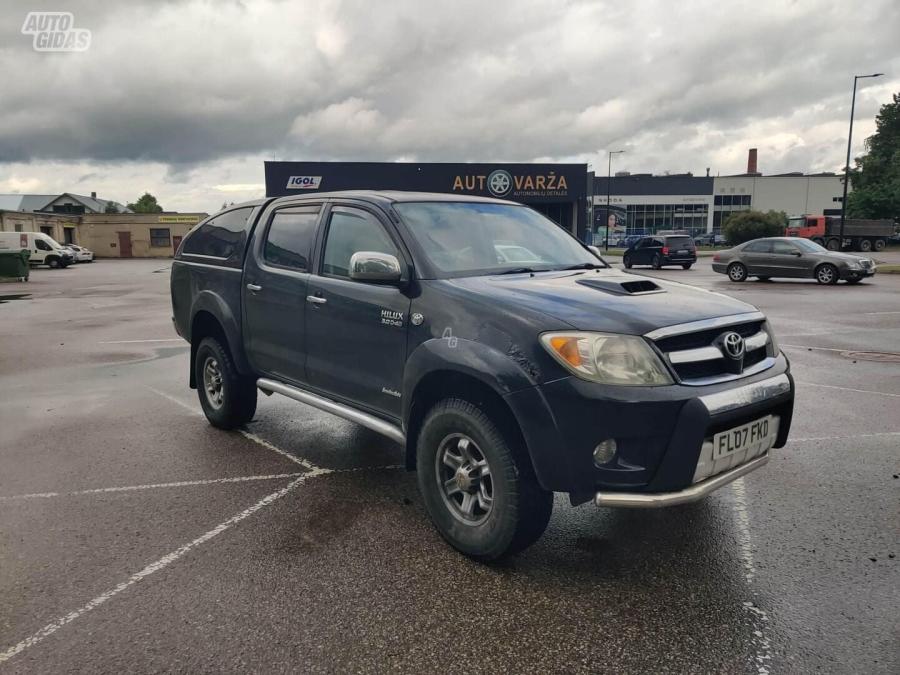Toyota Hilux 2007 Alīta, ar dzinēja tilpumu 3.00 L un nobraukumu 140 tūkst. km par 3700 €, foto 1 vietnē AUTOMOTO.COM.LV