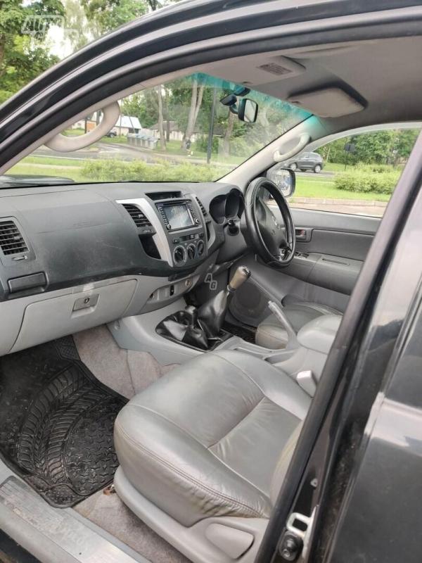 Toyota Hilux 2007 Alīta, ar dzinēja tilpumu 3.00 L un nobraukumu 140 tūkst. km par 3700 €, foto 6 vietnē AUTOMOTO.COM.LV