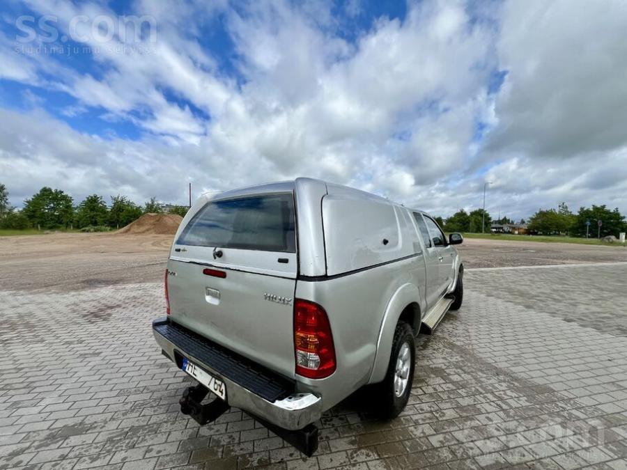 Toyota Hilux 2008 in Saldus, with an engine capacity of 2.50 L and mileage of 490 thousand km for 7000 €, photo 5 on AUTOMOTO.COM.LV