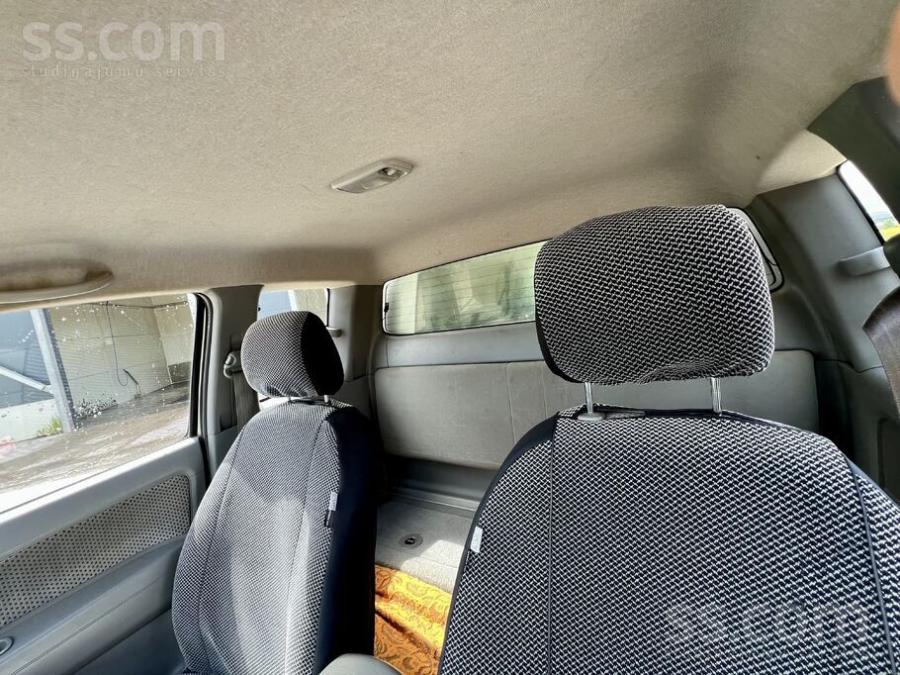 Toyota Hilux 2008 in Saldus, with an engine capacity of 2.50 L and mileage of 490 thousand km for 7000 €, photo 7 on AUTOMOTO.COM.LV
