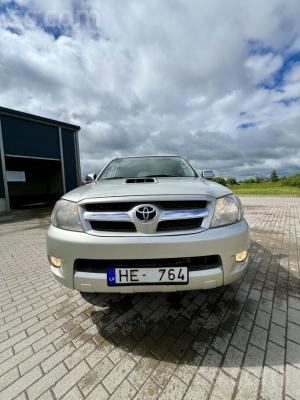 Toyota Hilux 2008 in Saldus, with an engine capacity of 2.50 L and mileage of 490 thousand km for 7000 €, photo 9 on AUTOMOTO.COM.LV