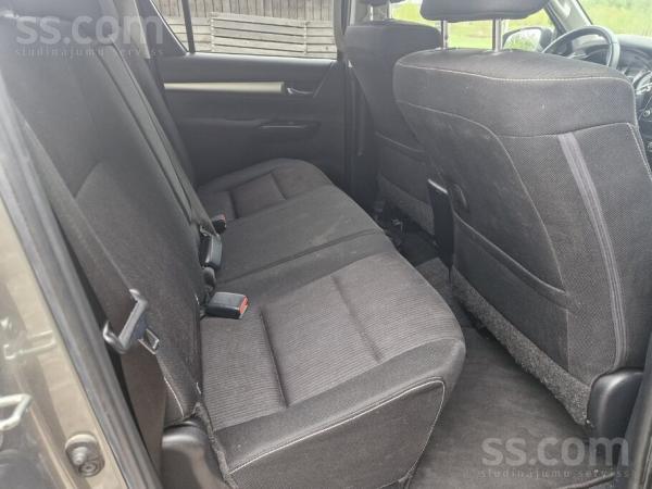 Toyota Hilux 2020 in Saldus, with an engine capacity of 2.40 L and mileage of 92 thousand km for 32000 €, photo 6 on AUTOMOTO.COM.LV