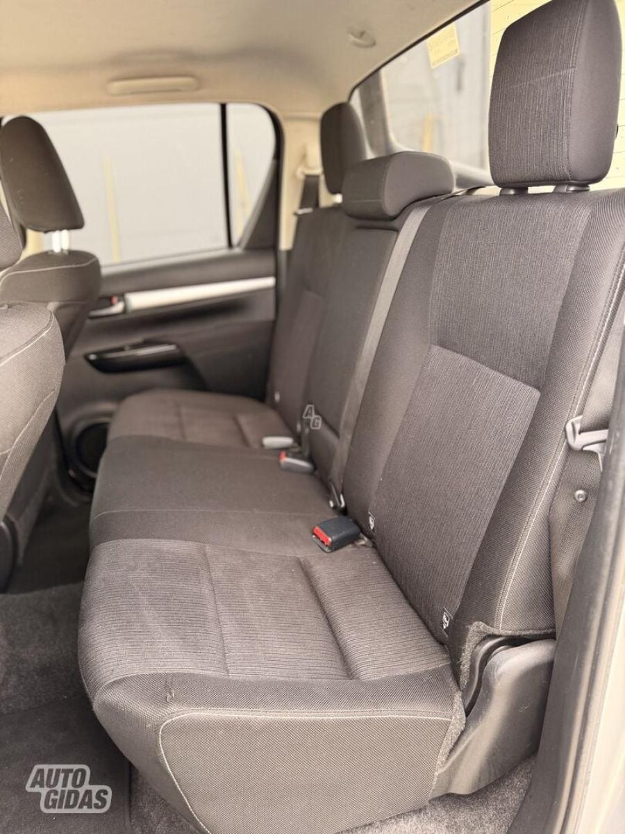 Toyota Hilux 2021 in Vilnius, with an engine capacity of 2.40 L and mileage of 111 thousand km for 34950 €, photo 15 on AUTOMOTO.COM.LV