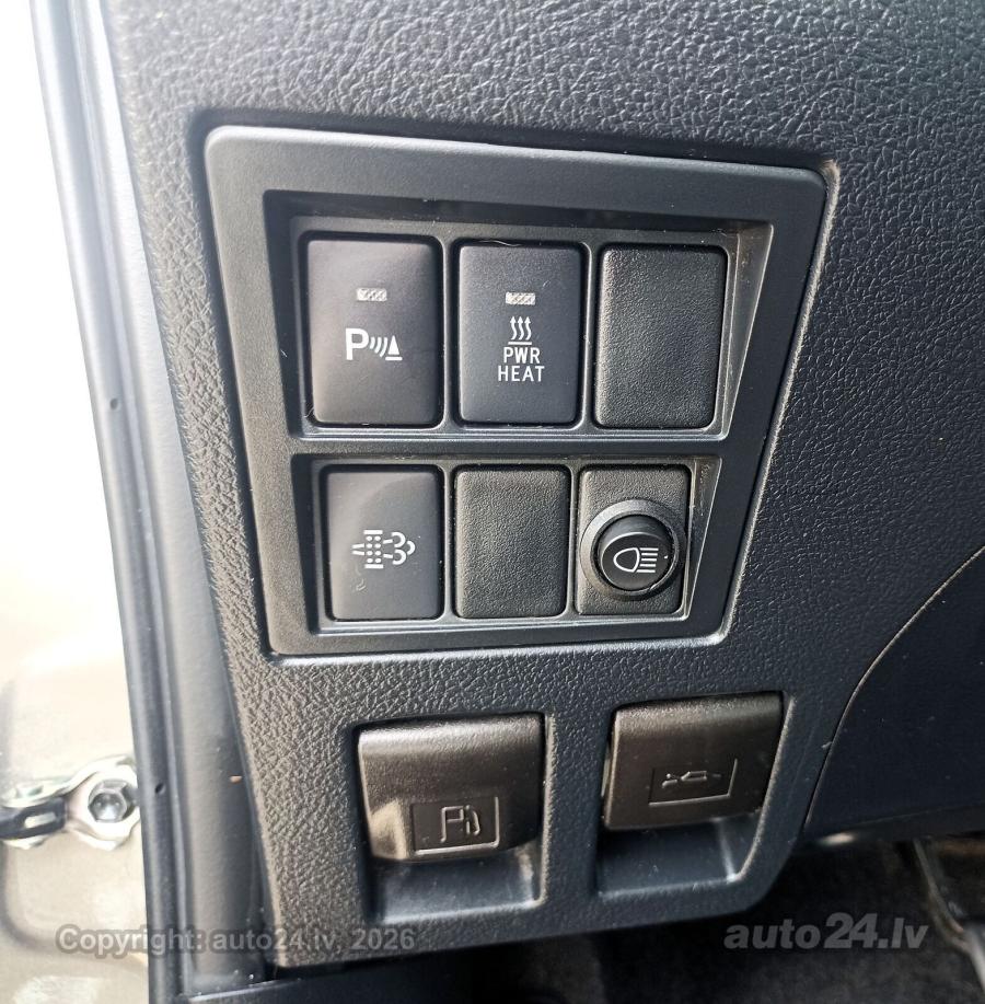 Toyota Hilux 2021 Narva, ar dzinēja tilpumu 2.80 L un nobraukumu 86 tūkst. km par 40990 €, foto 18 vietnē AUTOMOTO.COM.LV