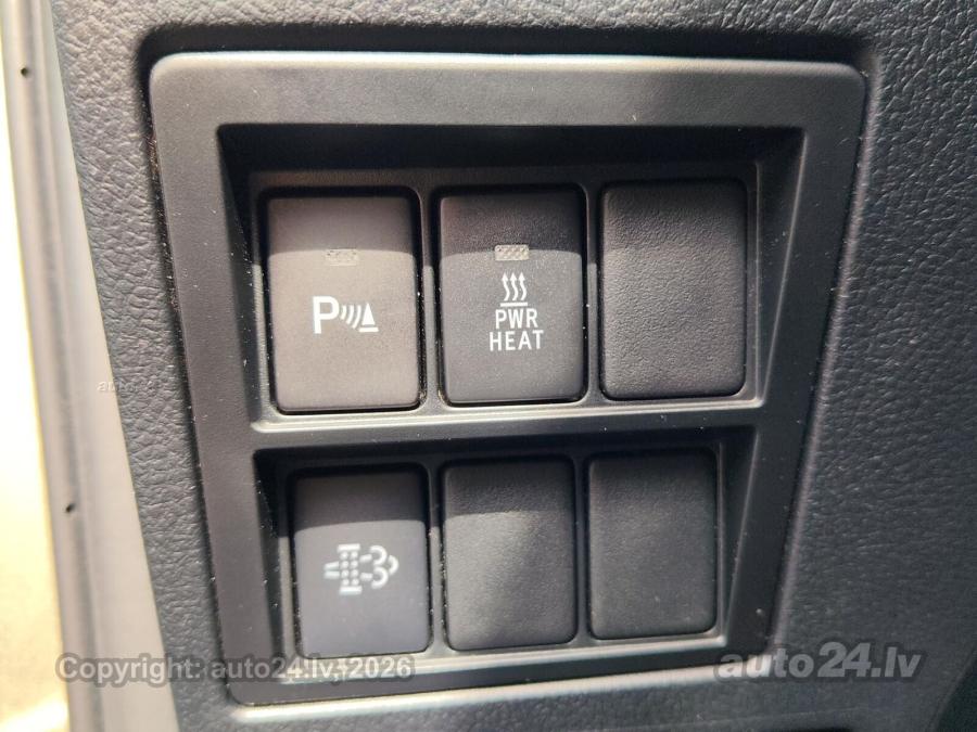 Toyota Hilux 2023 Tallina, ar dzinēja tilpumu 2.76 L un nobraukumu 37 tūkst. km par 42995 €, foto 21 vietnē AUTOMOTO.COM.LV