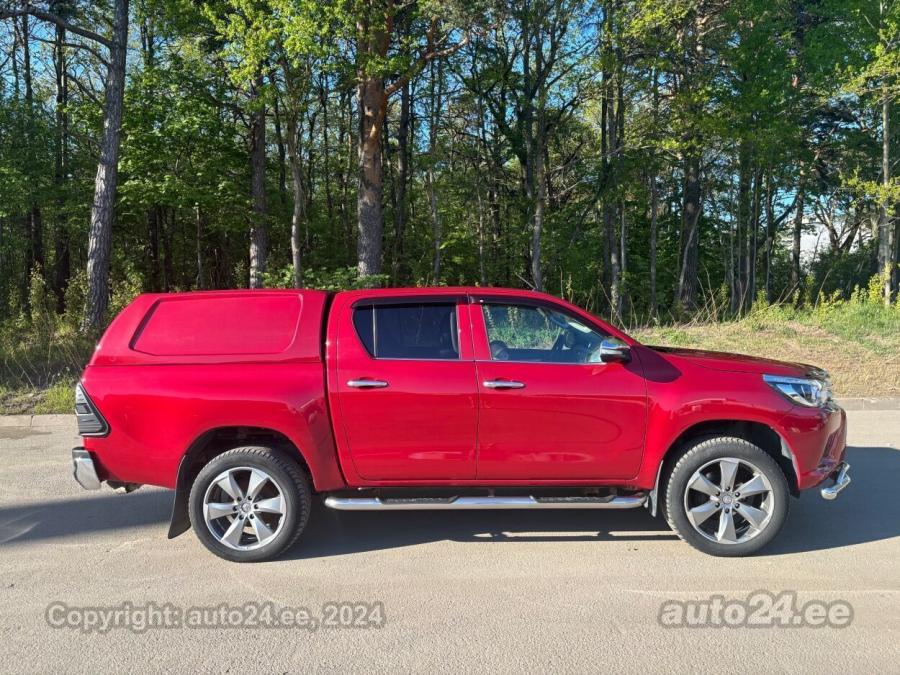 Red Toyota Hilux 0 in Tallinn, with an engine capacity of 2.40 L and mileage of 230 thousand km for 33000 €, photo 7 on AUTOMOTO.COM.LV