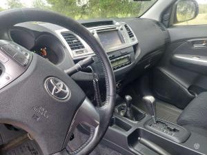 Sarkans Toyota Hilux 2016 Pasvalys, ar dzinēja tilpumu 2.98 L un nobraukumu 400 tūkst. km par 13700 €, foto 8 vietnē AUTOMOTO.COM.LV