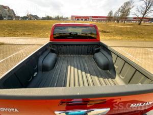 Sarkans Toyota Hilux 2017 Rīga, ar dzinēja tilpumu 2.40 L un nobraukumu 75 tūkst. km par 25990 €, foto 11 vietnē AUTOMOTO.COM.LV