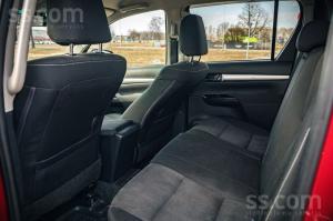 Sarkans Toyota Hilux 2017 Rīga, ar dzinēja tilpumu 2.40 L un nobraukumu 75 tūkst. km par 25990 €, foto 20 vietnē AUTOMOTO.COM.LV