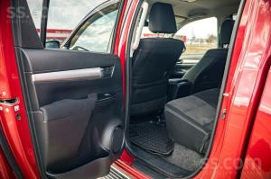 Sarkans Toyota Hilux 2017 Rīga, ar dzinēja tilpumu 2.40 L un nobraukumu 75 tūkst. km par 25990 €, foto 21 vietnē AUTOMOTO.COM.LV