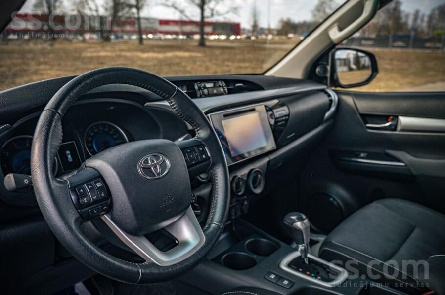 Sarkans Toyota Hilux 2017 Rīga, ar dzinēja tilpumu 2.40 L un nobraukumu 75 tūkst. km par 25990 €, foto 22 vietnē AUTOMOTO.COM.LV