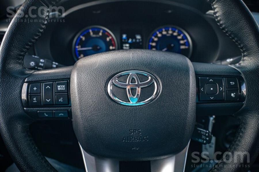 Sarkans Toyota Hilux 2017 Rīga, ar dzinēja tilpumu 2.40 L un nobraukumu 75 tūkst. km par 25990 €, foto 30 vietnē AUTOMOTO.COM.LV