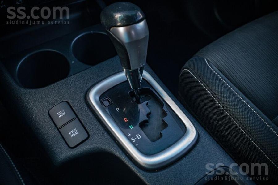 Sarkans Toyota Hilux 2017 Rīga, ar dzinēja tilpumu 2.40 L un nobraukumu 75 tūkst. km par 25990 €, foto 32 vietnē AUTOMOTO.COM.LV