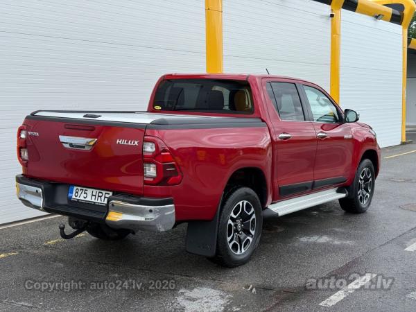 Sarkans Toyota Hilux 2021 Tallina, ar dzinēja tilpumu 2.80 L un nobraukumu 95 tūkst. km par 41900 €, foto 3 vietnē AUTOMOTO.COM.LV