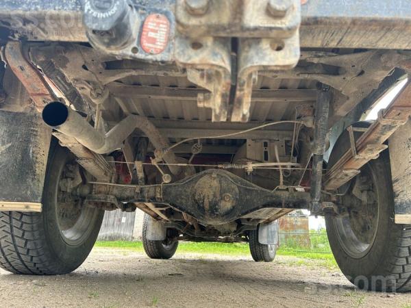 Sarkans Toyota Hilux 2005 Cēsis, ar dzinēja tilpumu 2.50 L un nobraukumu 301 tūkst. km par 10300 €, foto 3 vietnē AUTOMOTO.COM.LV