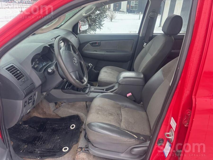 Sarkans Toyota Hilux 2011 Rīga, ar dzinēja tilpumu 2.50 L un nobraukumu 225 tūkst. km par 9500 €, foto 5 vietnē AUTOMOTO.COM.LV