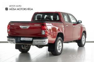 Sarkans Toyota Hilux 2018 Rīga, ar dzinēja tilpumu 2.40 L un nobraukumu 131 tūkst. km par 21000 €, foto 3 vietnē AUTOMOTO.COM.LV