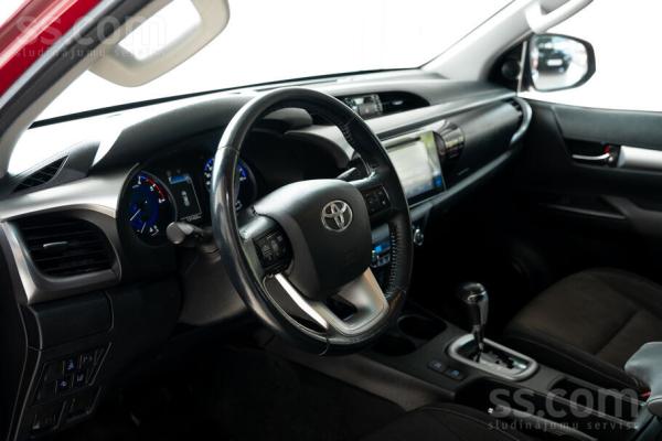 Sarkans Toyota Hilux 2018 Rīga, ar dzinēja tilpumu 2.40 L un nobraukumu 131 tūkst. km par 21000 €, foto 3 vietnē AUTOMOTO.COM.LV