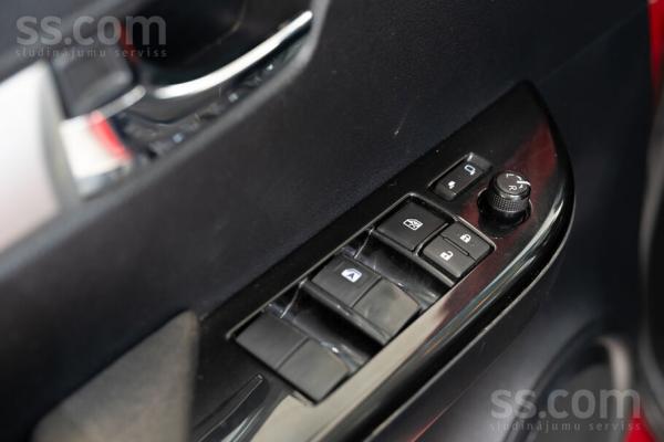 Sarkans Toyota Hilux 2018 Rīga, ar dzinēja tilpumu 2.40 L un nobraukumu 131 tūkst. km par 21000 €, foto 5 vietnē AUTOMOTO.COM.LV