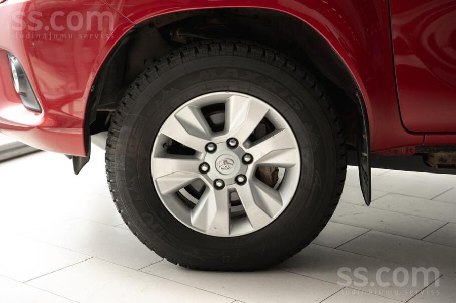 Sarkans Toyota Hilux 2018 Rīga, ar dzinēja tilpumu 2.40 L un nobraukumu 131 tūkst. km par 21000 €, foto 9 vietnē AUTOMOTO.COM.LV