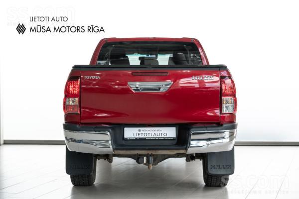 Sarkans Toyota Hilux 2018 Rīga, ar dzinēja tilpumu 2.40 L un nobraukumu 131 tūkst. km par 21000 €, foto 9 vietnē AUTOMOTO.COM.LV