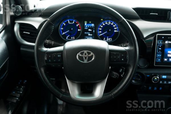 Sarkans Toyota Hilux 2018 Rīga, ar dzinēja tilpumu 2.40 L un nobraukumu 131 tūkst. km par 21000 €, foto 10 vietnē AUTOMOTO.COM.LV