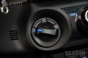 Sarkans Toyota Hilux 2018 Rīga, ar dzinēja tilpumu 2.40 L un nobraukumu 131 tūkst. km par 21000 €, foto 20 vietnē AUTOMOTO.COM.LV