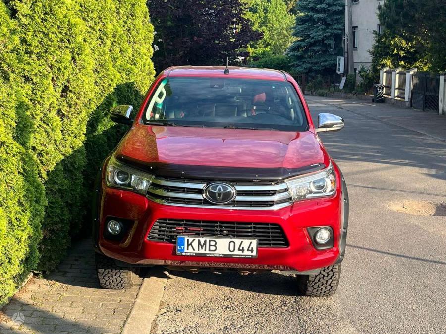 Sarkans Toyota Hilux 2018 Viļņa, ar dzinēja tilpumu 2.40 L un nobraukumu 158 tūkst. km par 25800 €, foto 3 vietnē AUTOMOTO.COM.LV