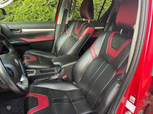 Sarkans Toyota Hilux 2018 Viļņa, ar dzinēja tilpumu 2.40 L un nobraukumu 158 tūkst. km par 25800 €, foto 7 vietnē AUTOMOTO.COM.LV
