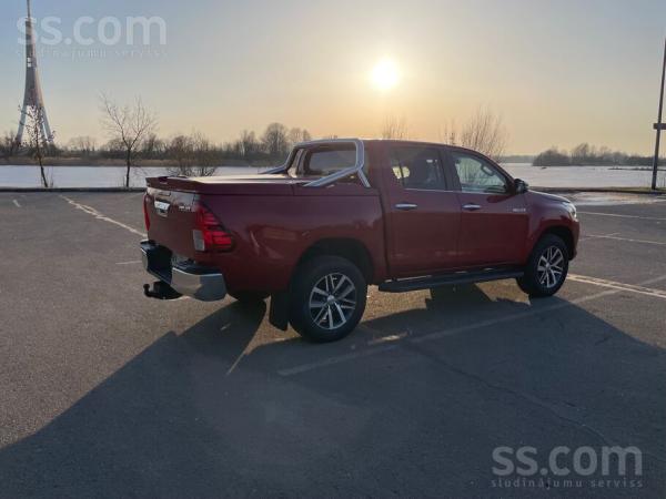 Sarkans Toyota Hilux 2020 Rīga, ar dzinēja tilpumu 2.40 L un nobraukumu 71 tūkst. km par 31500 €, foto 4 vietnē AUTOMOTO.COM.LV