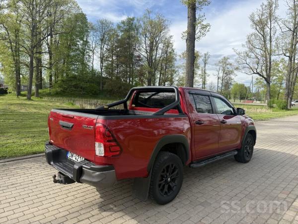 Sarkans Toyota Hilux 2020 Alūksne, ar dzinēja tilpumu 2.40 L un nobraukumu 210 tūkst. km par 27999 €, foto 3 vietnē AUTOMOTO.COM.LV