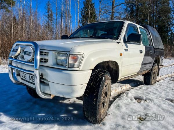 White Toyota Hilux 1998 in Jogeva, with an engine capacity of 2.40 L and mileage of 360 thousand km for 4000 €, photo 5 on AUTOMOTO.COM.LV