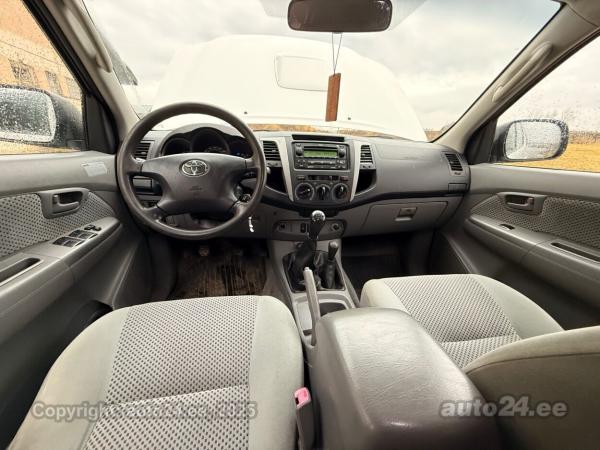Balts Toyota Hilux 2007 Tartu, ar dzinēja tilpumu 2.50 L un nobraukumu 0 tūkst. km par 7800 €, foto 11 vietnē AUTOMOTO.COM.LV