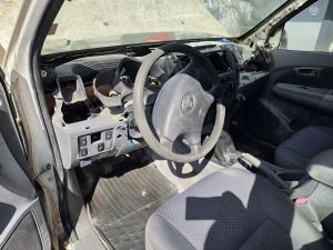 White Toyota Hilux 2008 in Vilnius, with an engine capacity of 2.50 L and mileage of 78 thousand km for 3500 €, photo 7 on AUTOMOTO.COM.LV