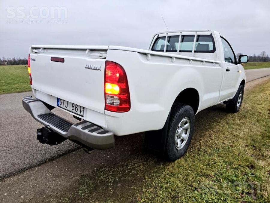 Balts Toyota Hilux 2010 Cēsis, ar dzinēja tilpumu 2.50 L un nobraukumu 152 tūkst. km par 12700 €, foto 3 vietnē AUTOMOTO.COM.LV
