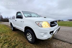 Balts Toyota Hilux 2010 Cēsis, ar dzinēja tilpumu 2.50 L un nobraukumu 152 tūkst. km par 12700 €, foto 5 vietnē AUTOMOTO.COM.LV