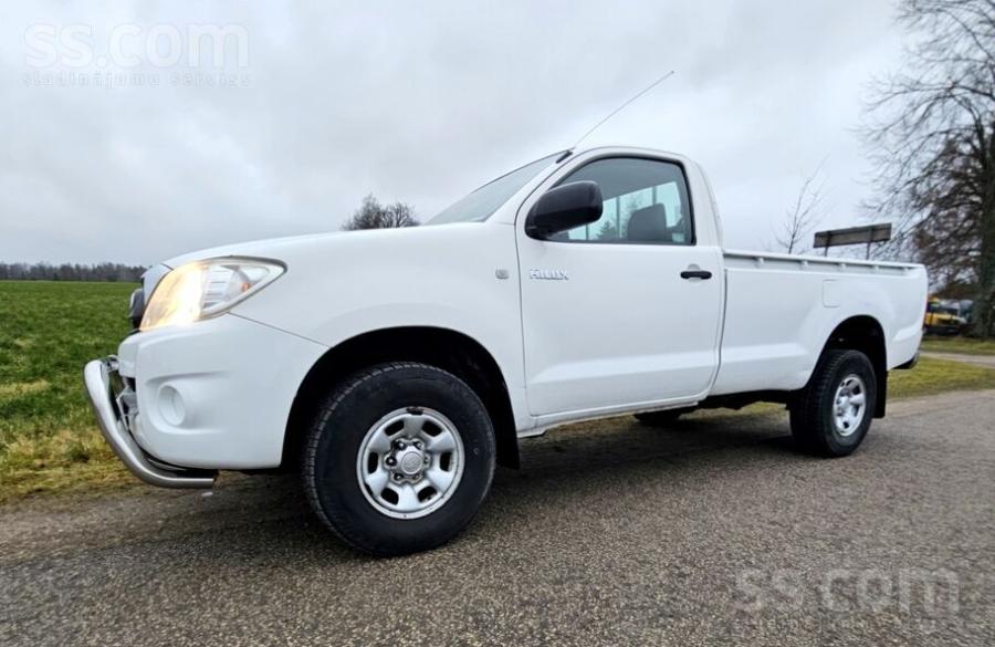 Balts Toyota Hilux 2010 Cēsis, ar dzinēja tilpumu 2.50 L un nobraukumu 152 tūkst. km par 12700 €, foto 23 vietnē AUTOMOTO.COM.LV
