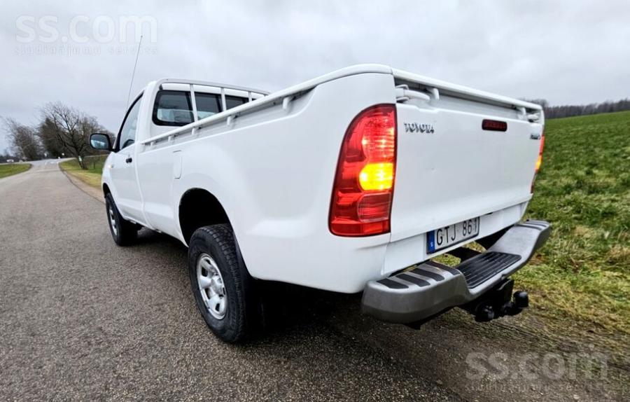 Balts Toyota Hilux 2010 Cēsis, ar dzinēja tilpumu 2.50 L un nobraukumu 152 tūkst. km par 12700 €, foto 27 vietnē AUTOMOTO.COM.LV