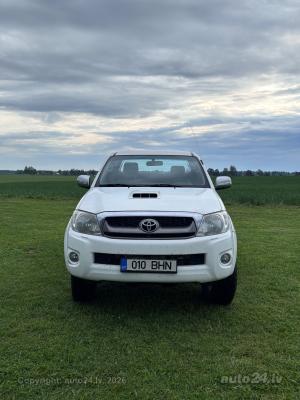White Toyota Hilux 2010 in Tallinn, with an engine capacity of 2.50 L and mileage of 480 thousand km for 10500 €, photo 3 on AUTOMOTO.COM.LV