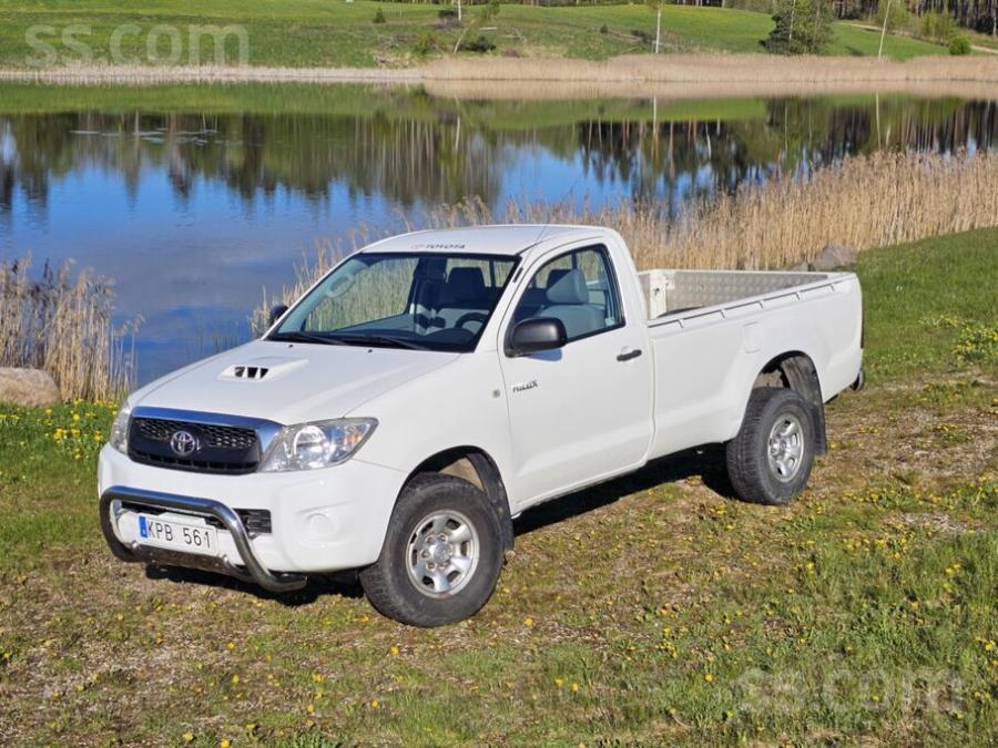 Balts Toyota Hilux 2010 Cēsis, ar dzinēja tilpumu 2.50 L un nobraukumu 152 tūkst. km par 12500 €, foto 4 vietnē AUTOMOTO.COM.LV