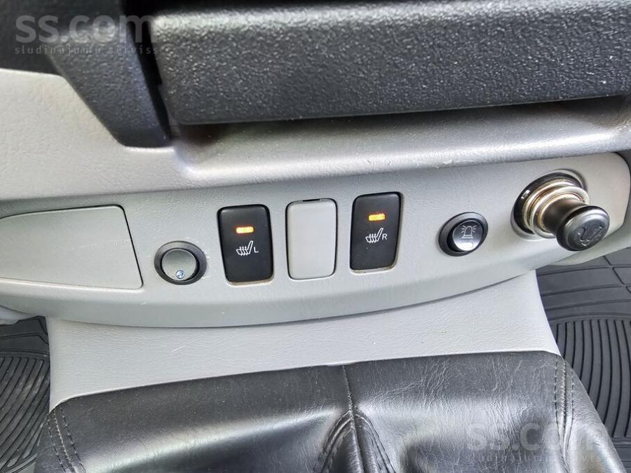 Balts Toyota Hilux 2010 Cēsis, ar dzinēja tilpumu 2.50 L un nobraukumu 152 tūkst. km par 12500 €, foto 18 vietnē AUTOMOTO.COM.LV