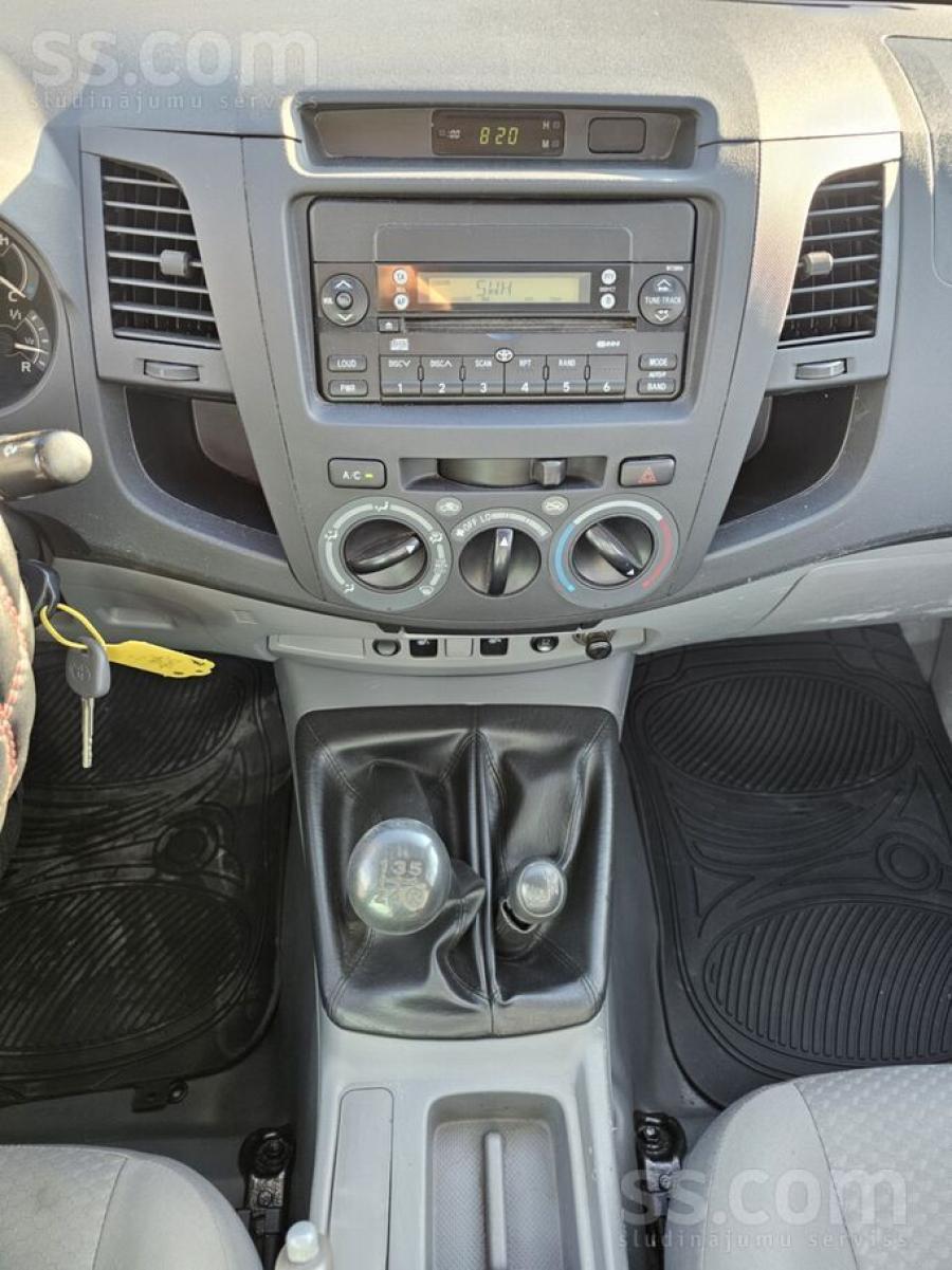 Balts Toyota Hilux 2010 Cēsis, ar dzinēja tilpumu 2.50 L un nobraukumu 152 tūkst. km par 12500 €, foto 19 vietnē AUTOMOTO.COM.LV