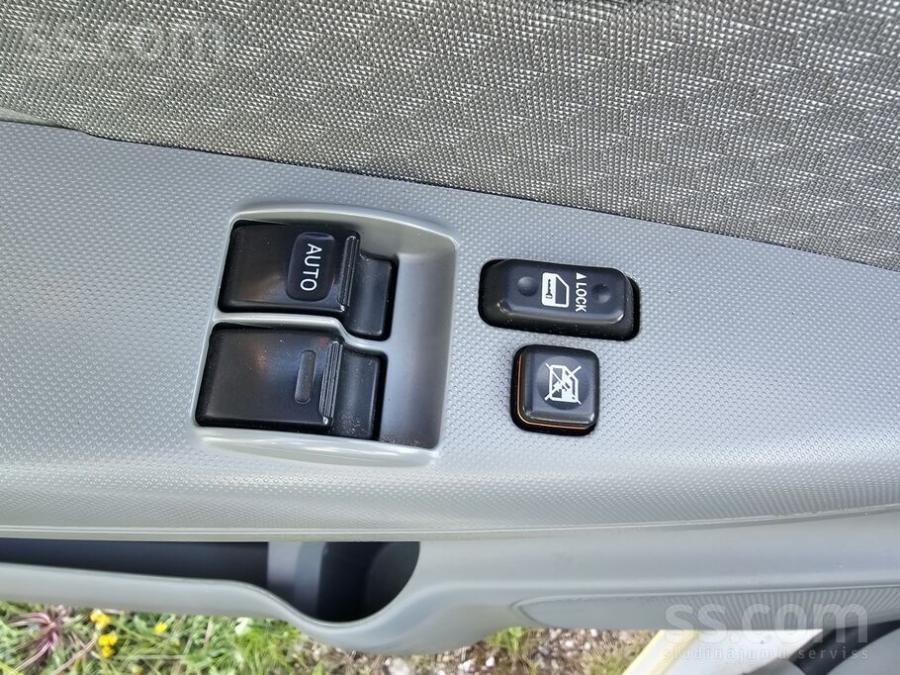 Balts Toyota Hilux 2010 Cēsis, ar dzinēja tilpumu 2.50 L un nobraukumu 152 tūkst. km par 12500 €, foto 20 vietnē AUTOMOTO.COM.LV