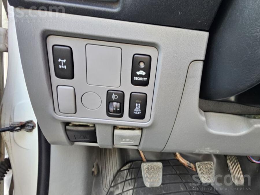 Balts Toyota Hilux 2010 Cēsis, ar dzinēja tilpumu 2.50 L un nobraukumu 152 tūkst. km par 12500 €, foto 21 vietnē AUTOMOTO.COM.LV