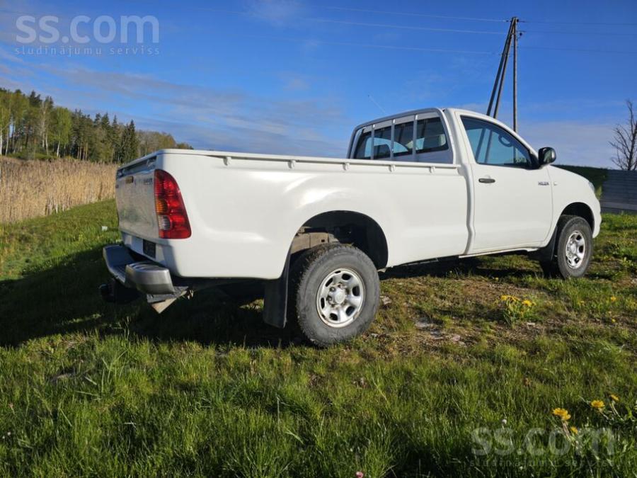 Balts Toyota Hilux 2010 Cēsis, ar dzinēja tilpumu 2.50 L un nobraukumu 152 tūkst. km par 12500 €, foto 25 vietnē AUTOMOTO.COM.LV